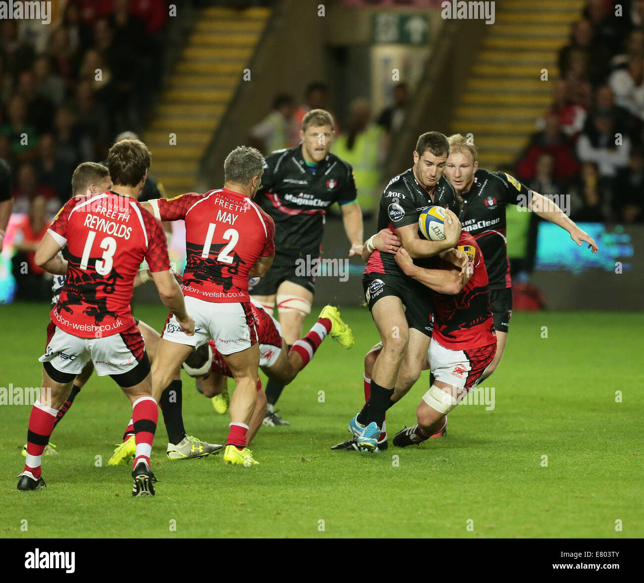Oxford, UK. 26th Sep, 2014. Aviva Premiership. Mark Atkinson makes a ...