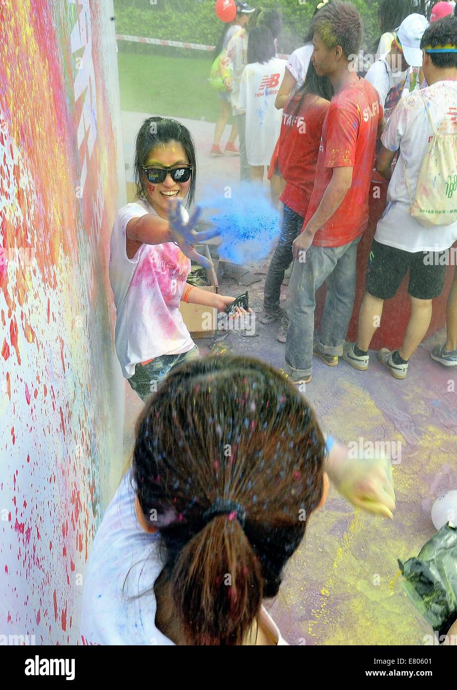 Shanghai, China. 27th Sep, 2014. Thousands of young Chinese ...
