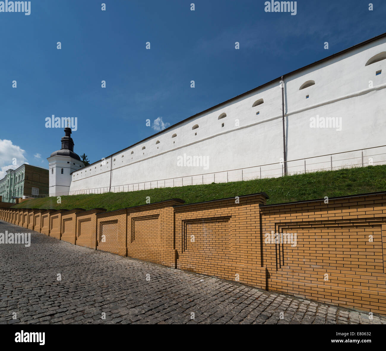 Clock tower (1696-1701) and walls of Kyiv Pechersk Lavra Stock Photo ...