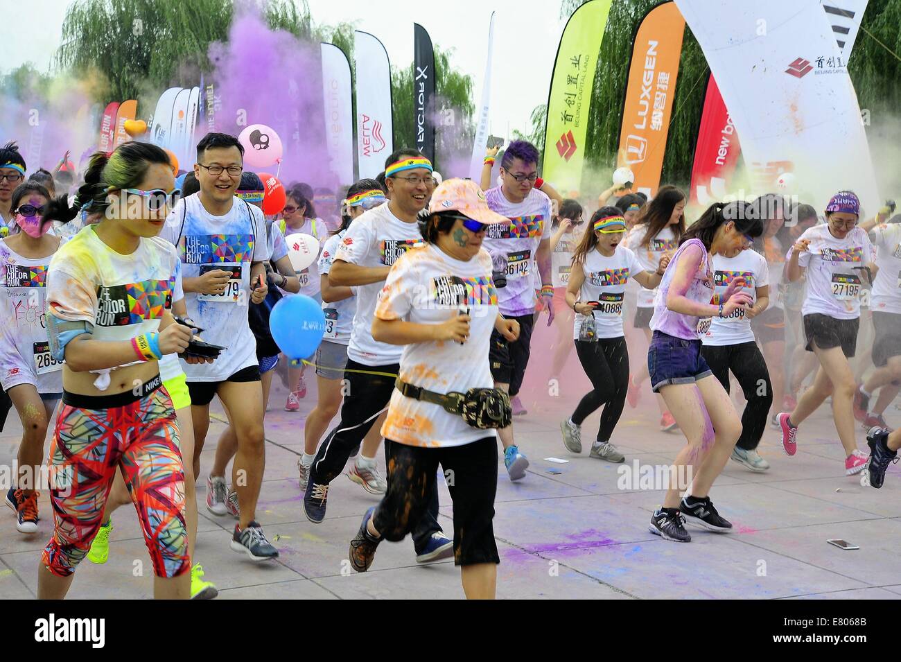 Shanghai, China. 27th Sep, 2014. Thousands of young Chinese ...
