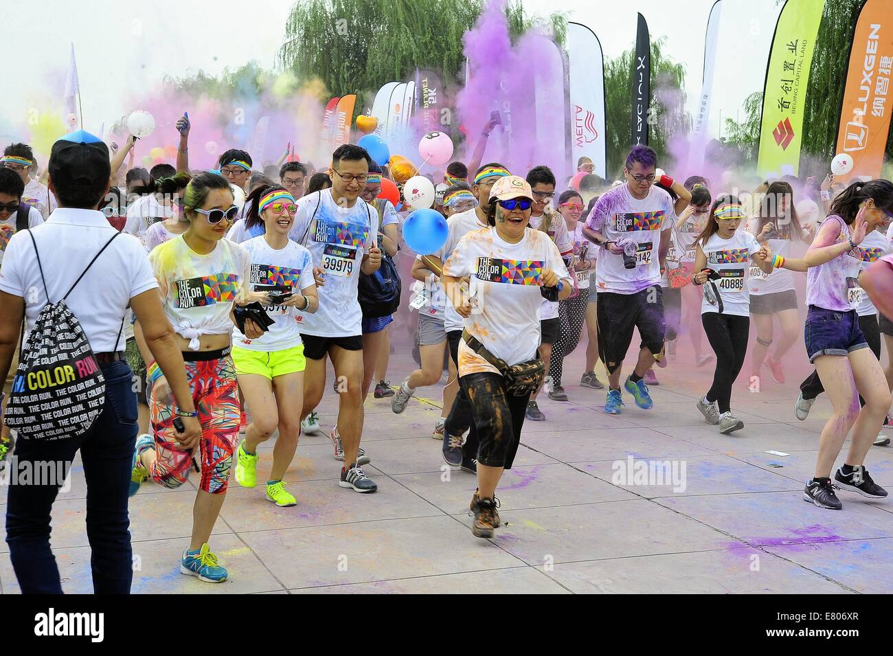 Shanghai, China. 27th Sep, 2014. Thousands of young Chinese ...
