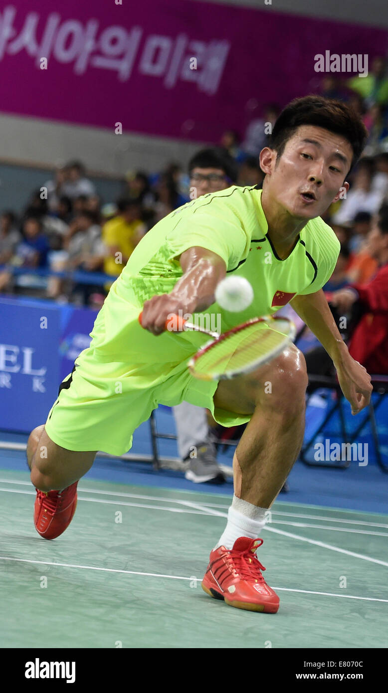 Incheon, South Korea. 27th Sep, 2014. Chen Long of China returns the ...