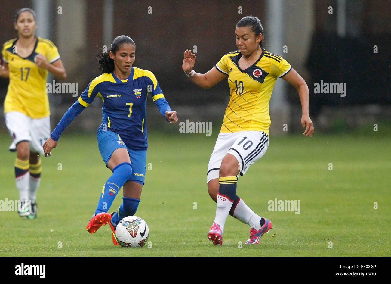 Quito, Ecuador. 26th Sep, 2014. Ingrid Rodriguez (L) of Ecuador vies ...