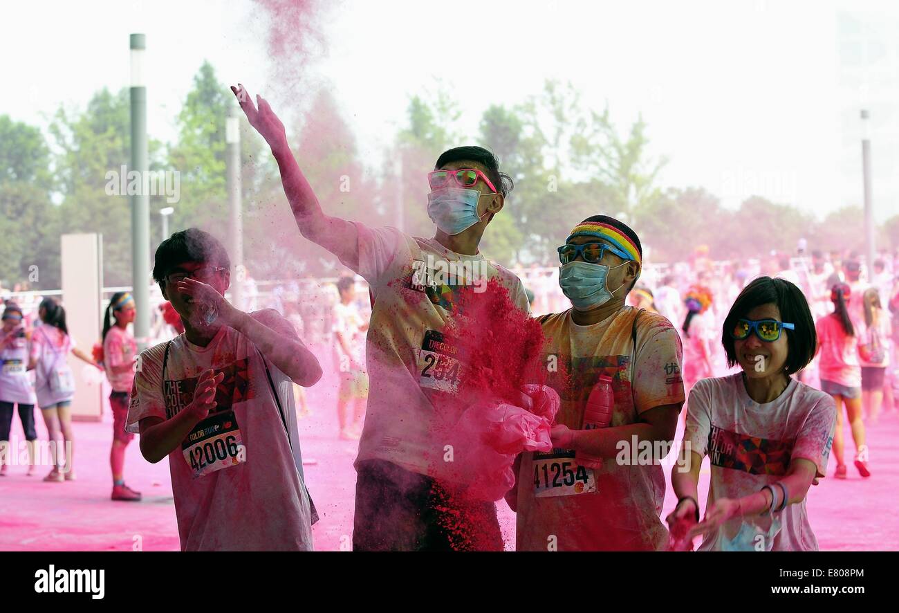 Shanghai, China. 27th Sep, 2014. Thousands of young Chinese ...