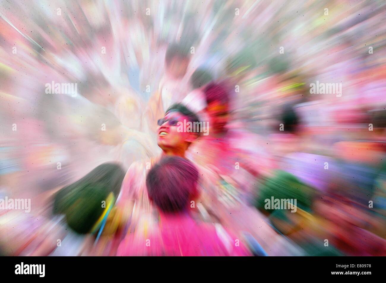 Shanghai, China. 27th Sep, 2014. Thousands of young Chinese ...