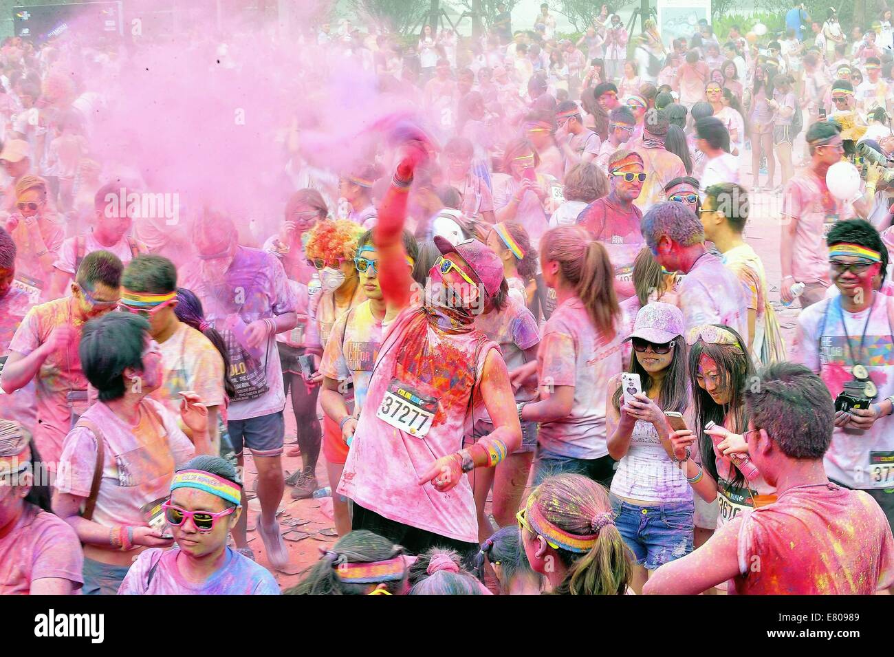Shanghai, China. 27th Sep, 2014. Thousands of young Chinese ...