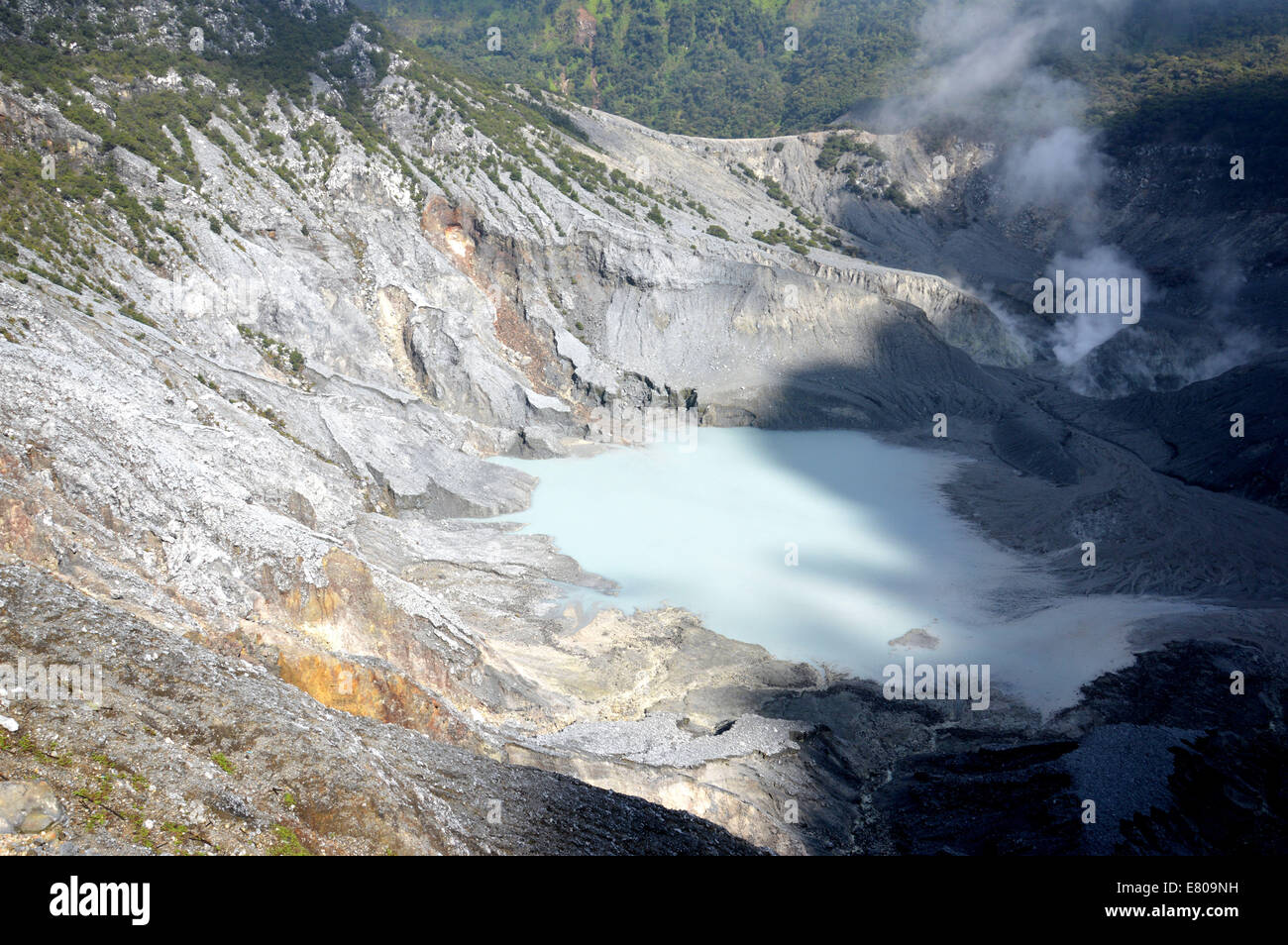 Tangkuban perahu mountain hi-res stock photography and images - Alamy