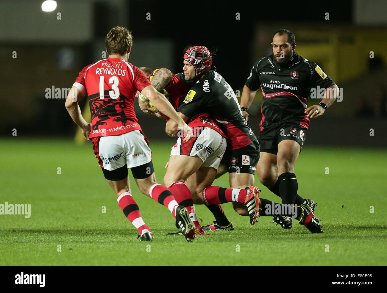 Oxford, UK. 26th Sep, 2014. Aviva Premiership. Tom Palmer pounces on ...