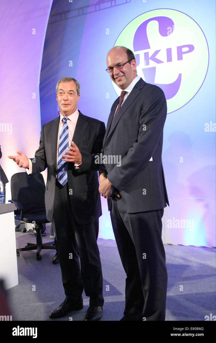 Mp nigel farage hi-res stock photography and images - Alamy