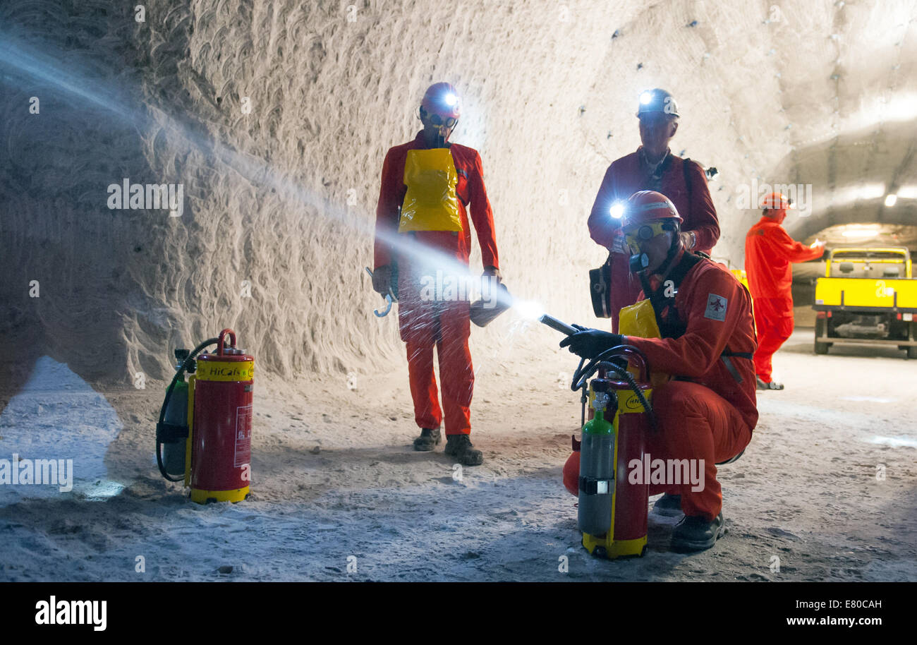 Mines rescue hi-res stock photography and images - Alamy