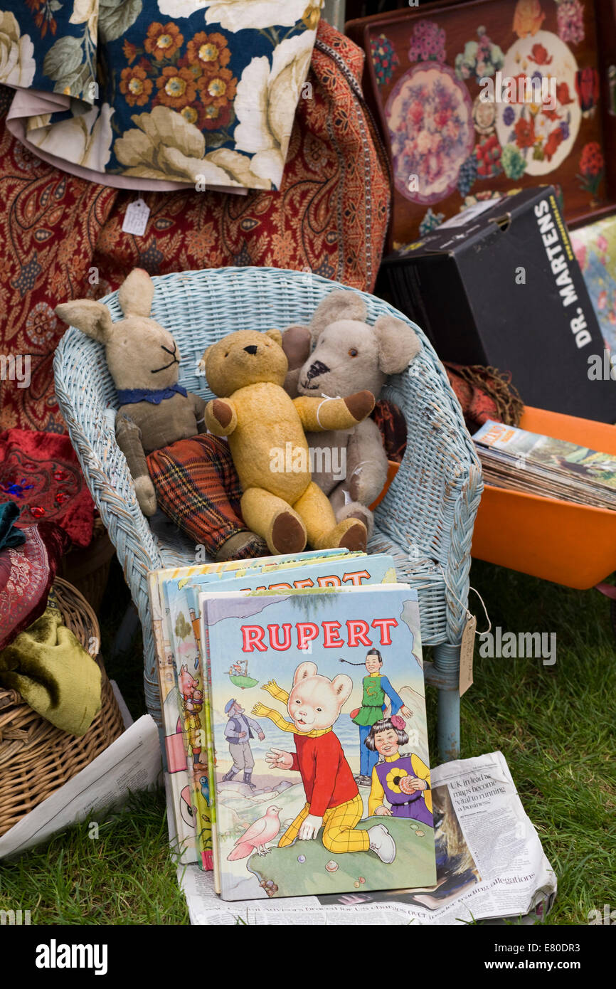 Annuals books hi-res stock photography and images - Alamy