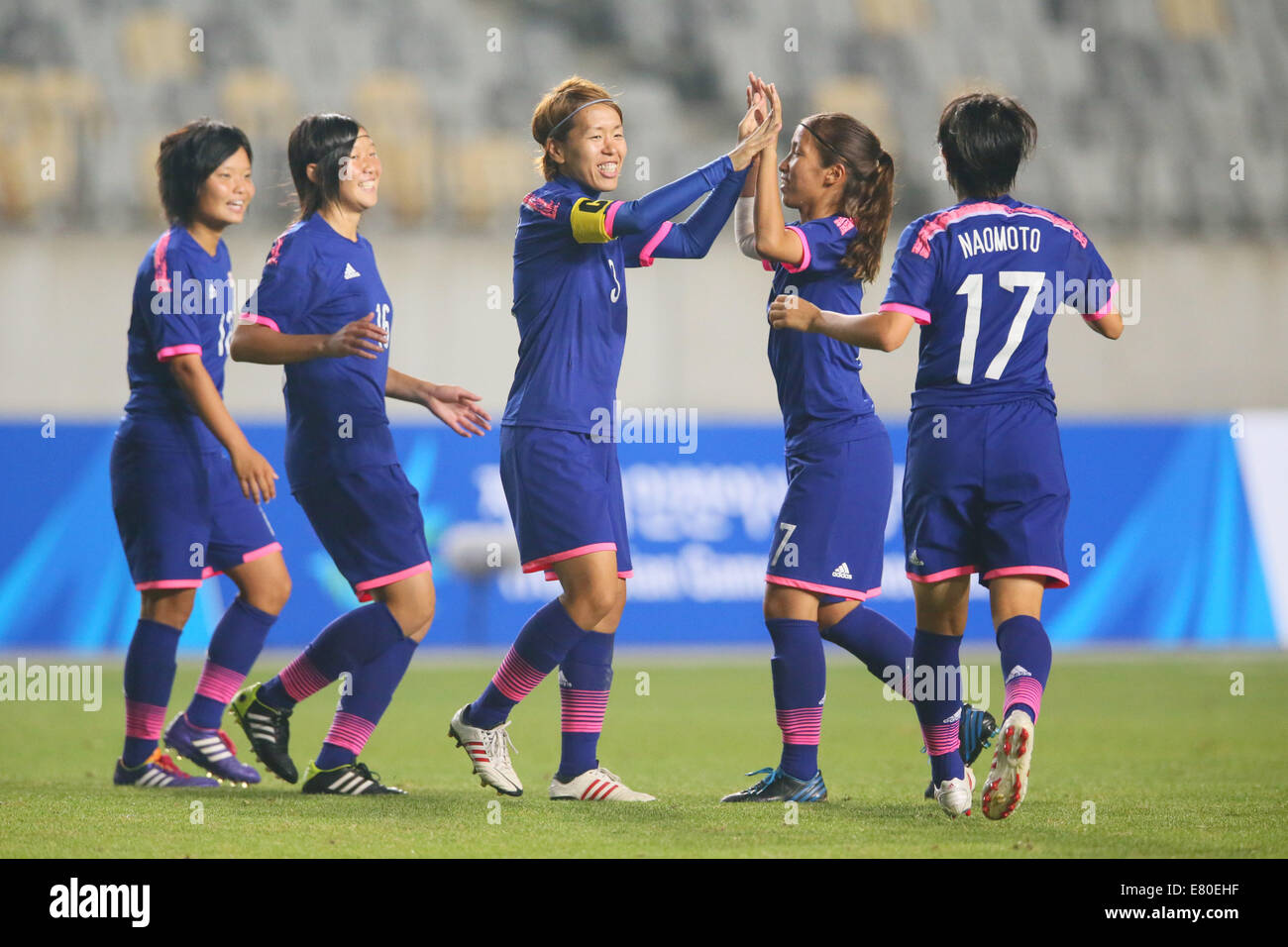 Incheon, South Korea. 26th Sep, 2014. Japan Women's team group (JPN ...