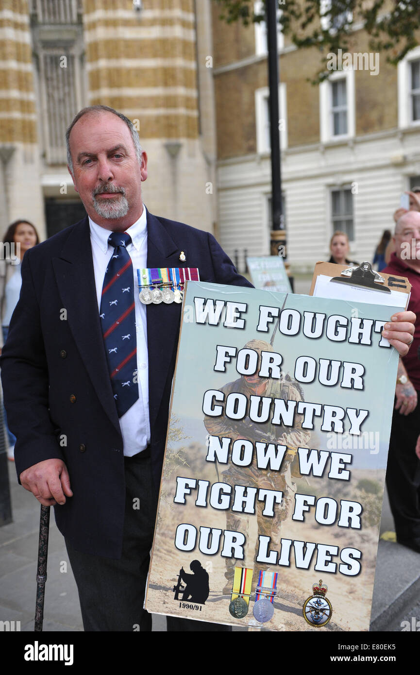 Protest gulf war hi-res stock photography and images - Alamy