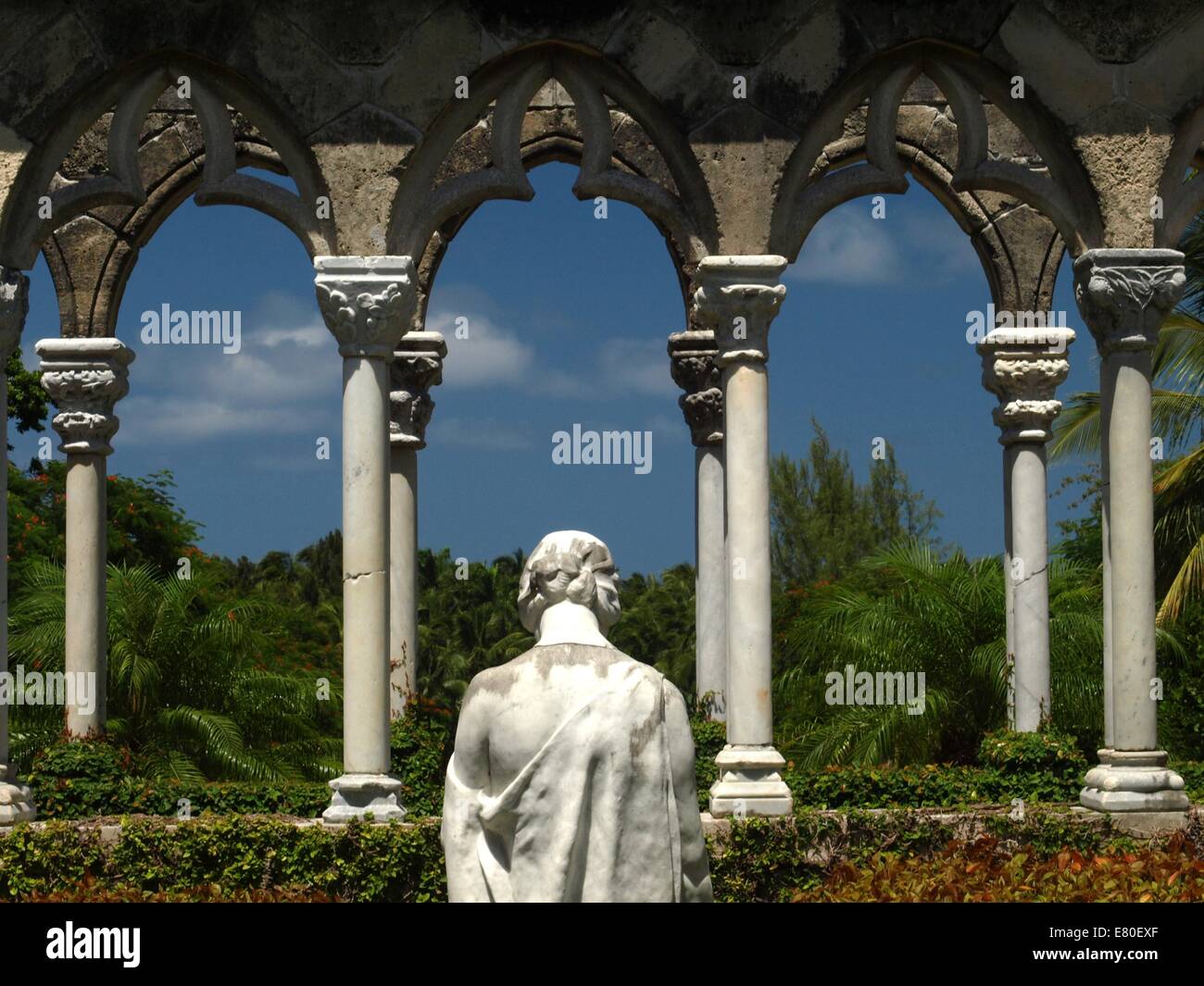 Woman statue hi-res stock photography and images - Alamy