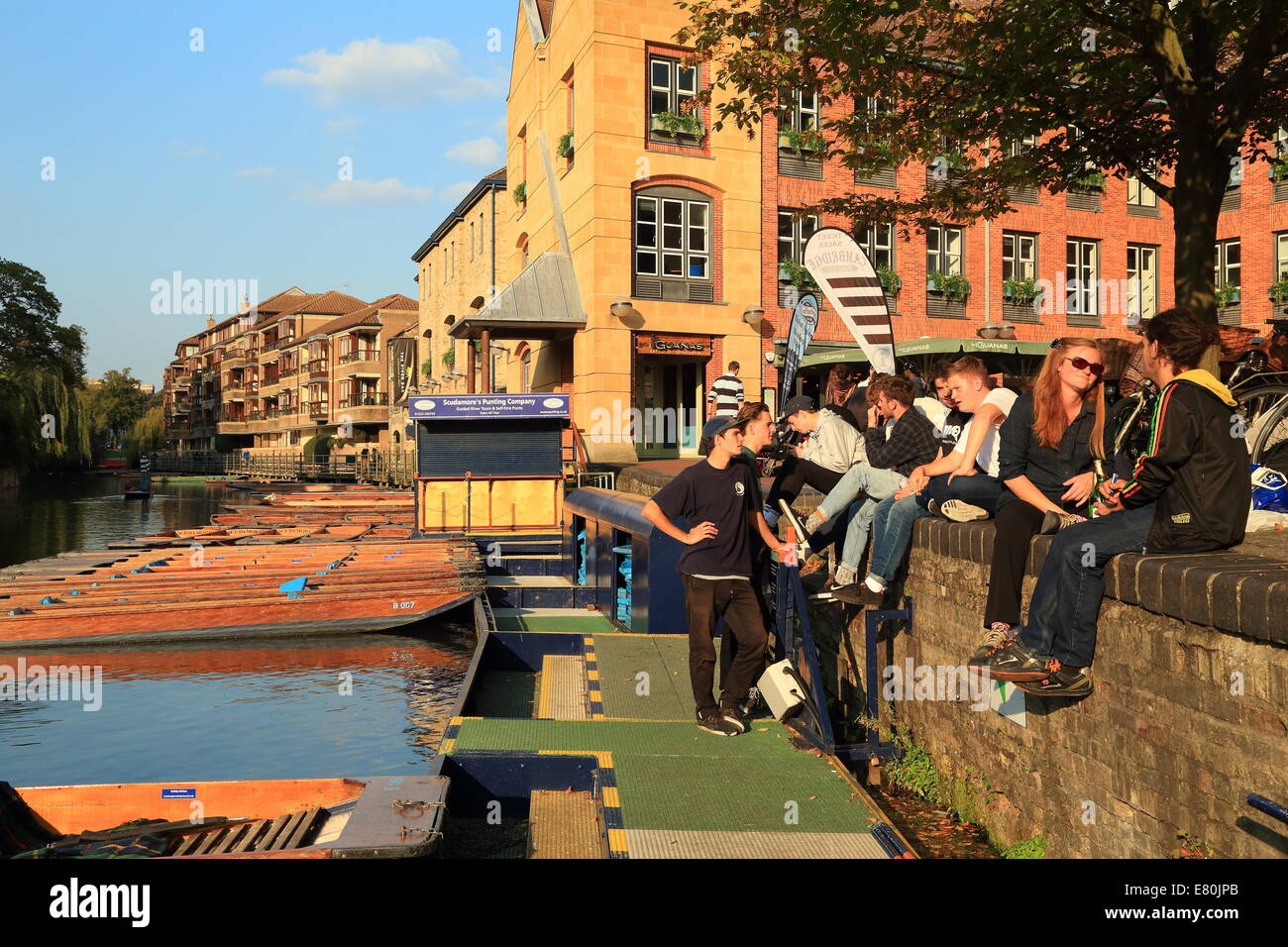 Cambridge students party hi-res stock photography and images - Alamy