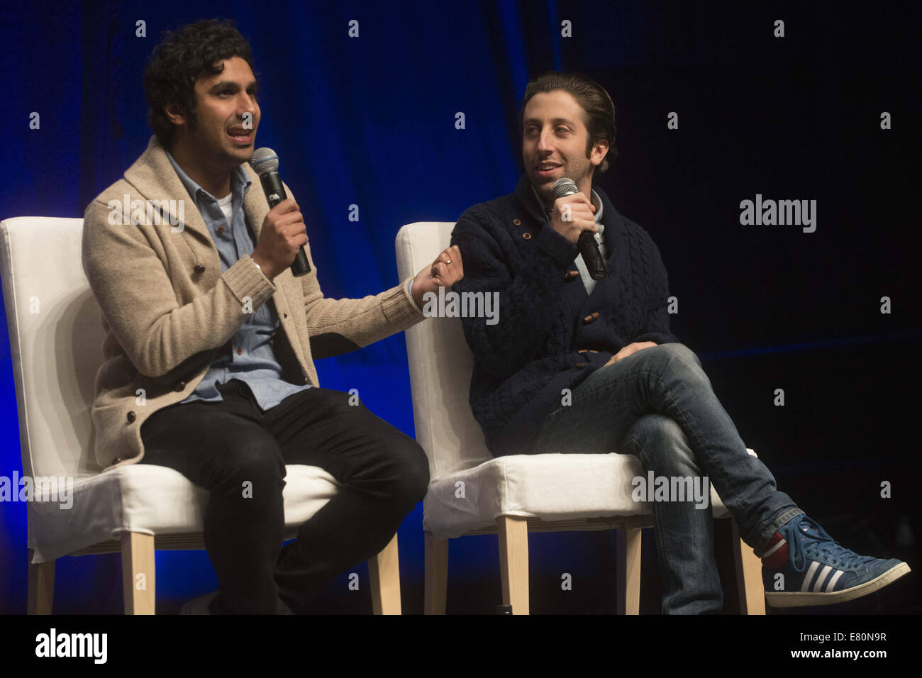 Howard wolowitz big bang theory hi-res stock photography and images - Alamy