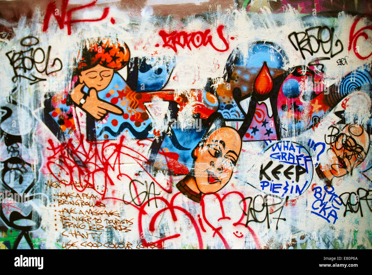 Union Lane, Melbourne in Australia is where street artists are allowed ...