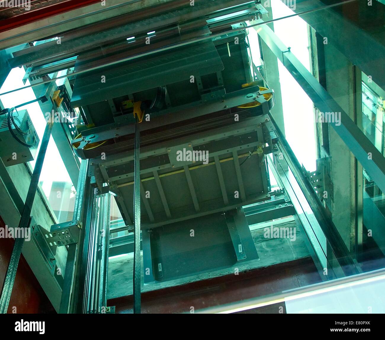 Hoisting machine hi-res stock photography and images - Alamy