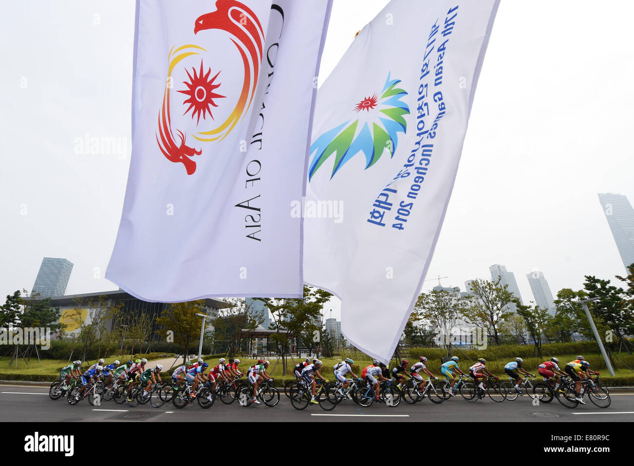 Incheon, South Korea. 27th Sep, 2014. Athletes compete during the men's ...