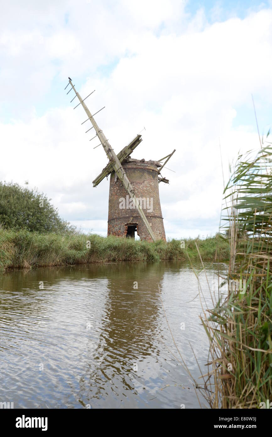 Brograve drainage windmill hi-res stock photography and images - Alamy