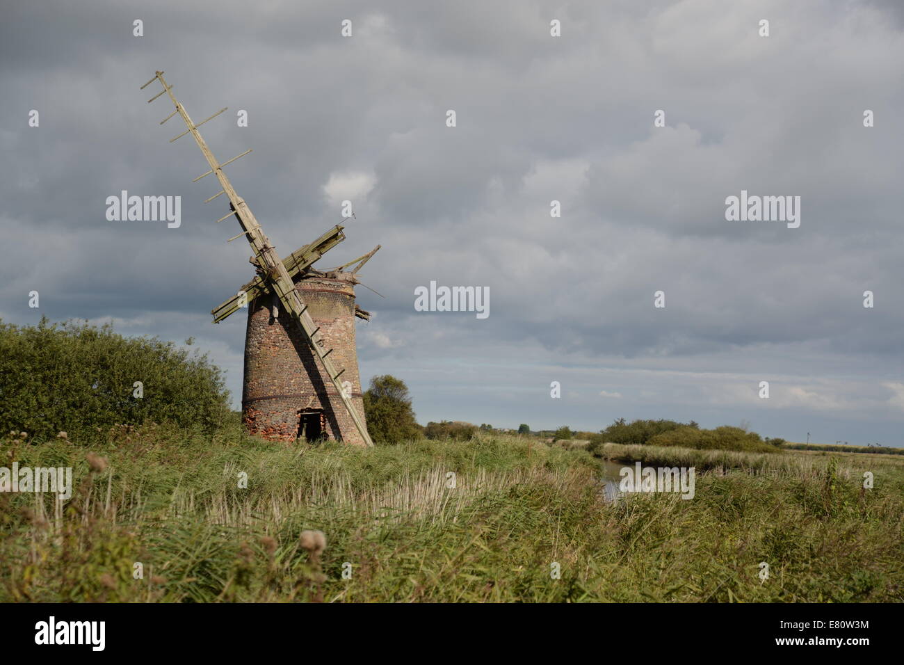 Brograve drainage mill derelict hi-res stock photography and images - Alamy