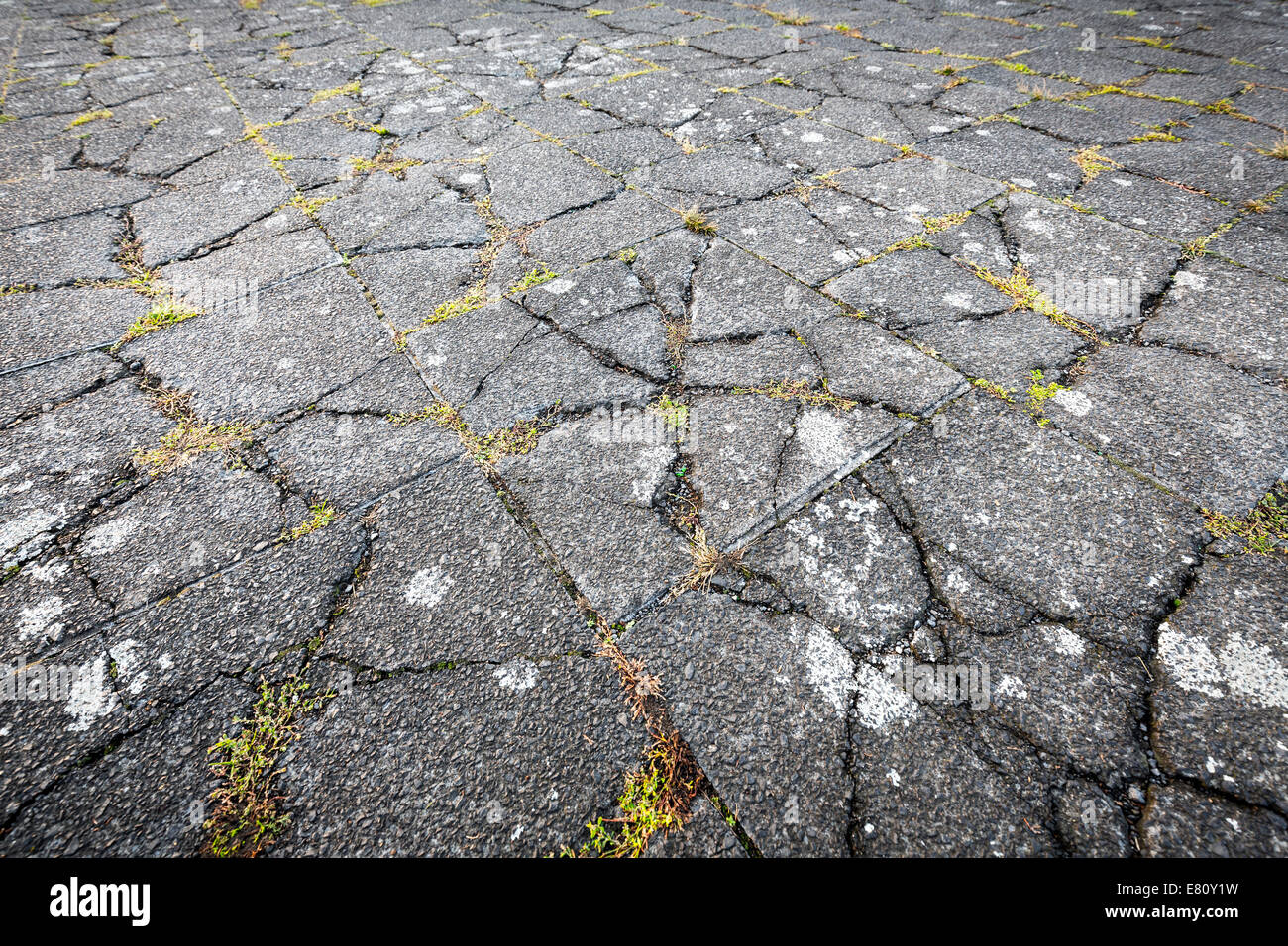 Walk walking between old broken hi-res stock photography and images - Alamy