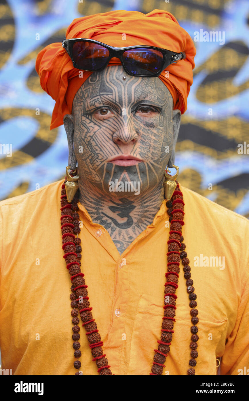 Heavily tattooed man hi-res stock photography and images - Alamy