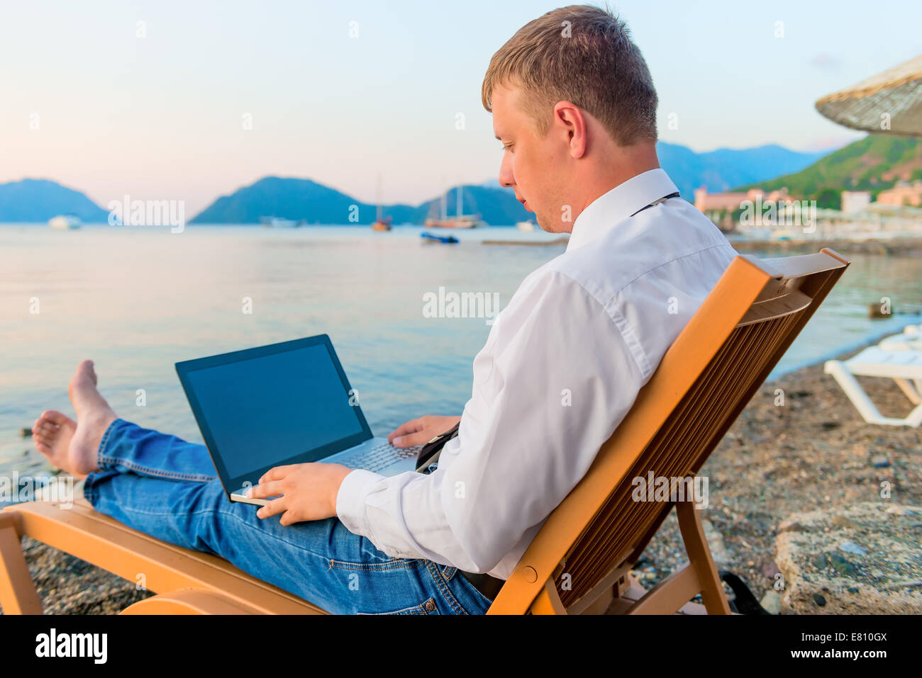 Working in office travel hi-res stock photography and images - Alamy