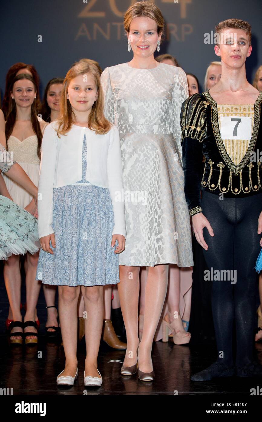 Antwerp, Belgium. 27th Sep, 2014. Queen Mathilde and Princess Elisabeth ...