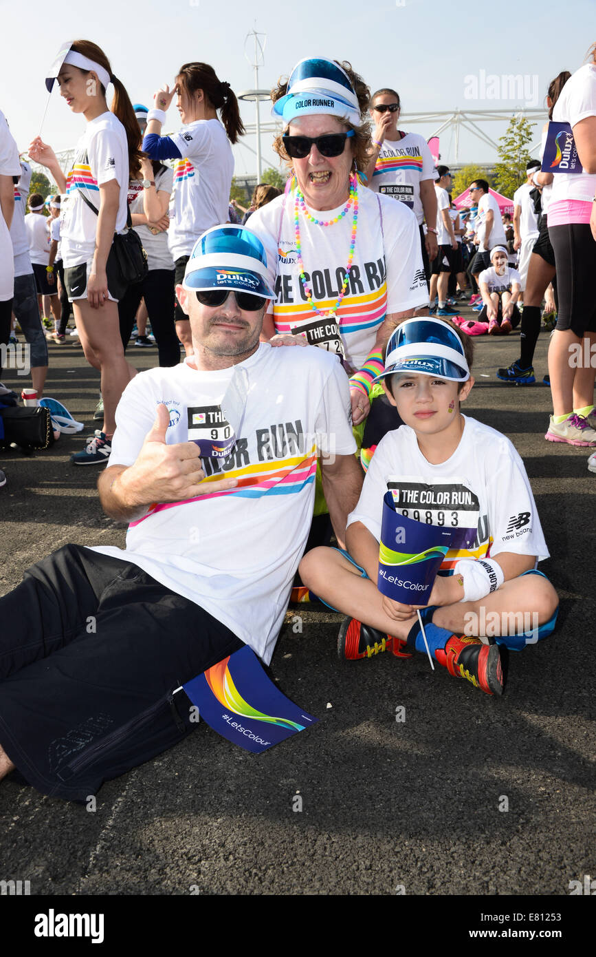 London, UK, 28th Sept, 2014. Hundreds of runners took part in the Color ...