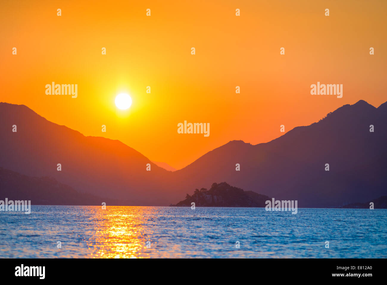 Beautiful sun hi-res stock photography and images - Alamy