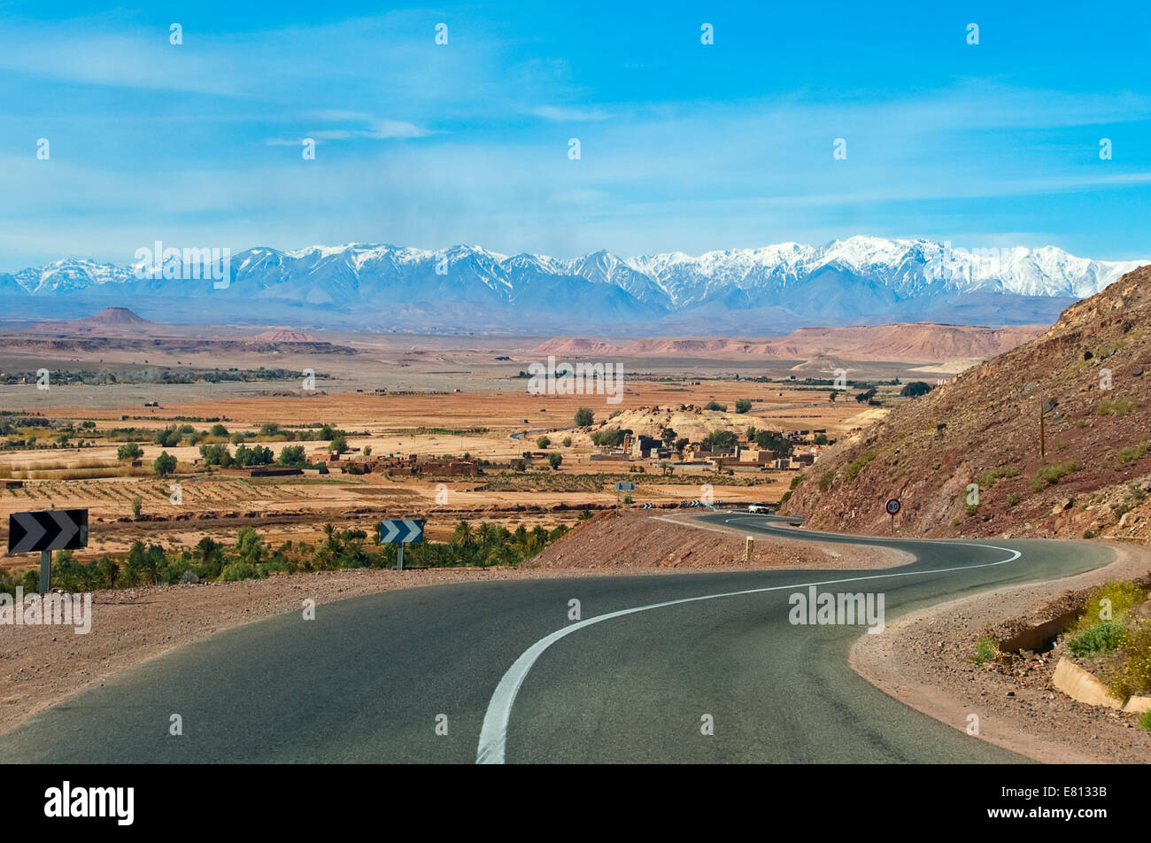 Horizontal view of the twisting N9 highway through the Mid and High ...