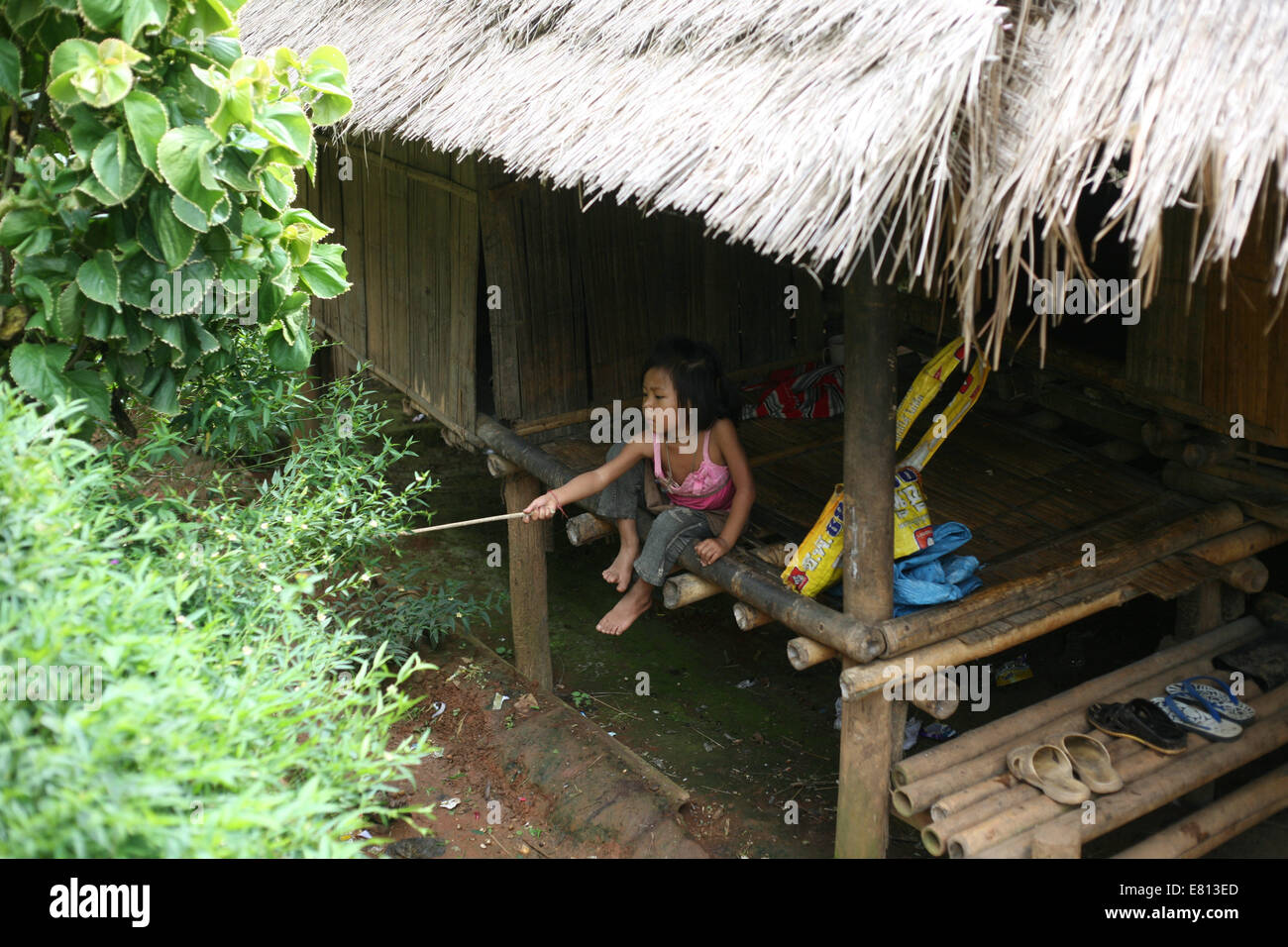 Umpiem, Umphang, Thailand. 28th Sep, 2014. A burmese refugee in the ...