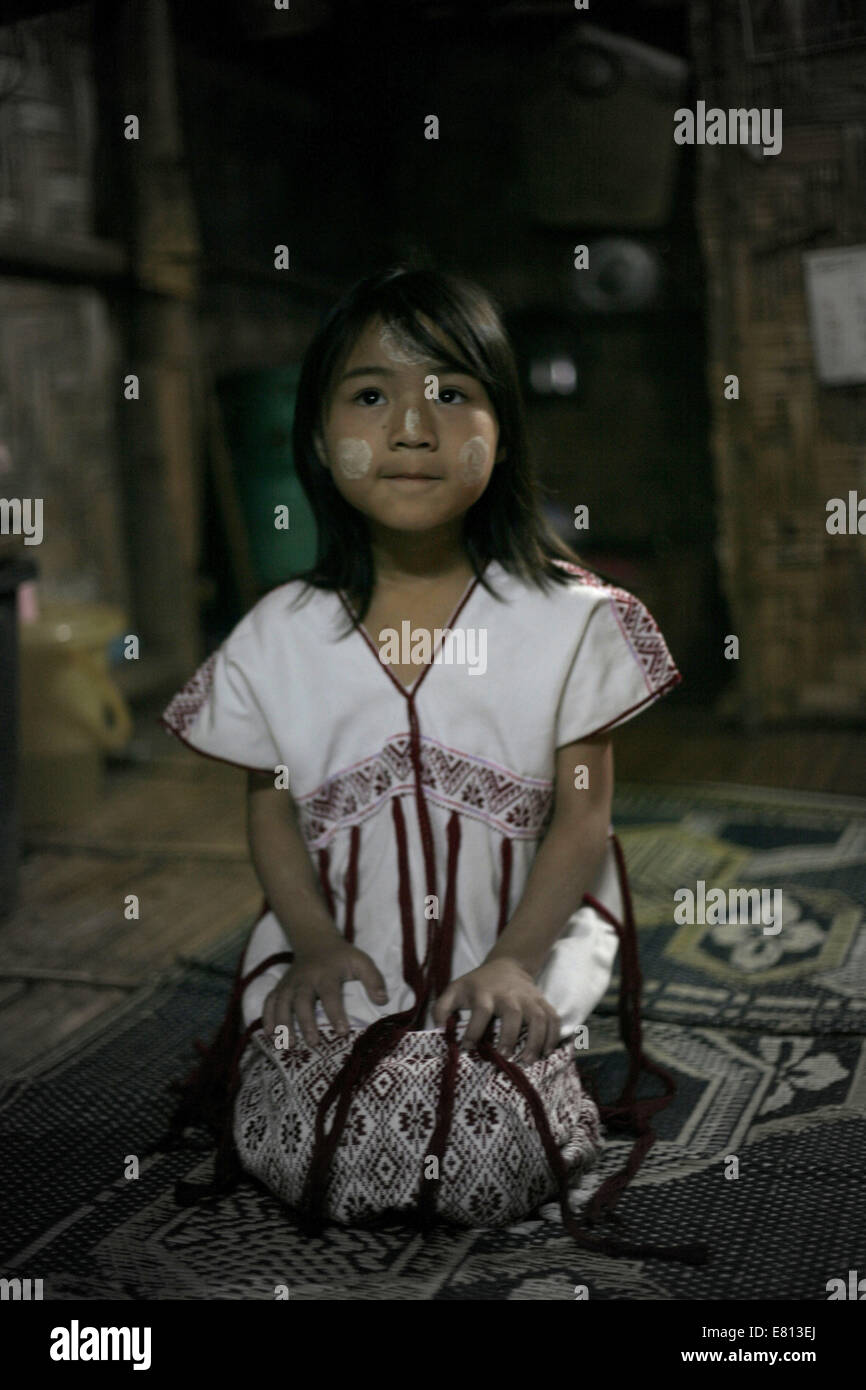 Umpiem, Umphang, Thailand. 28th Sep, 2014. A burmese refugee in the ...