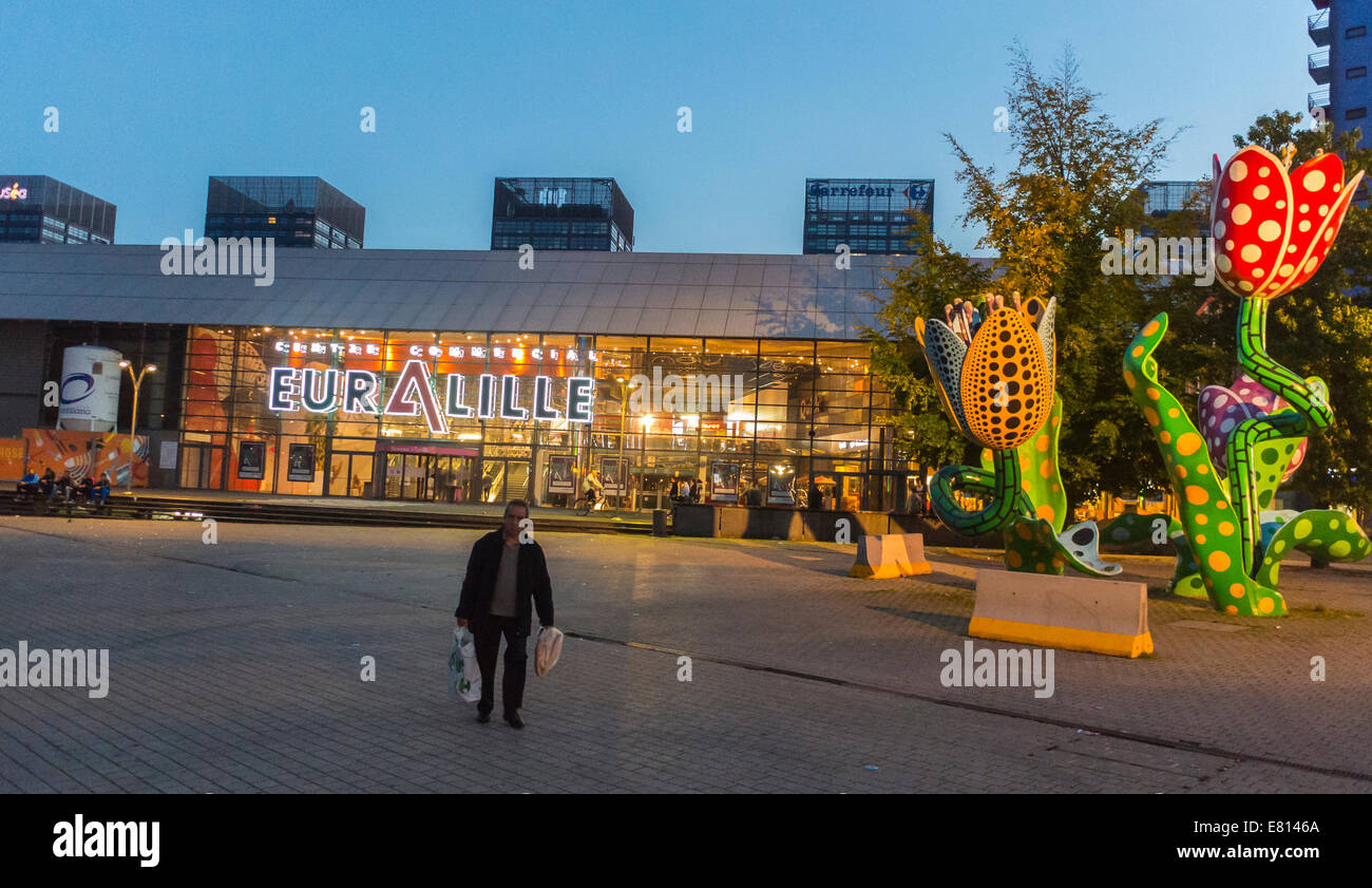 Lille france euralille shopping center hi-res stock photography and ...