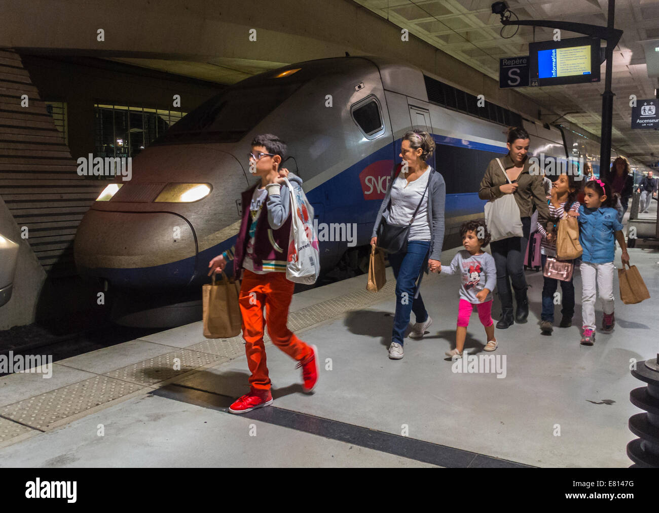 Lille family hi-res stock photography and images - Alamy