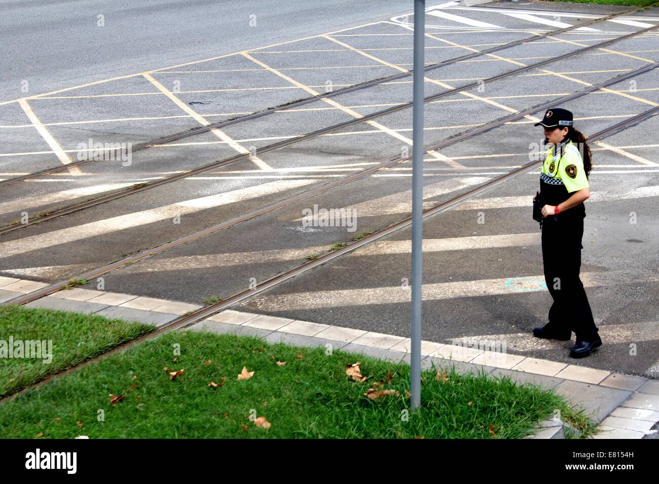 A Barcelona Police Cop engaged in traffic control Stock Photo - Alamy