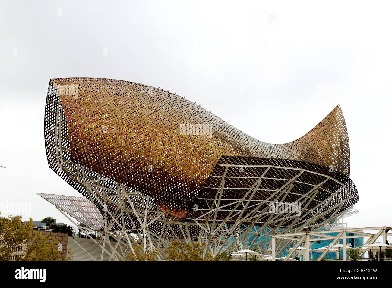 Frank gehry fish sculpture hi-res stock photography and images - Alamy