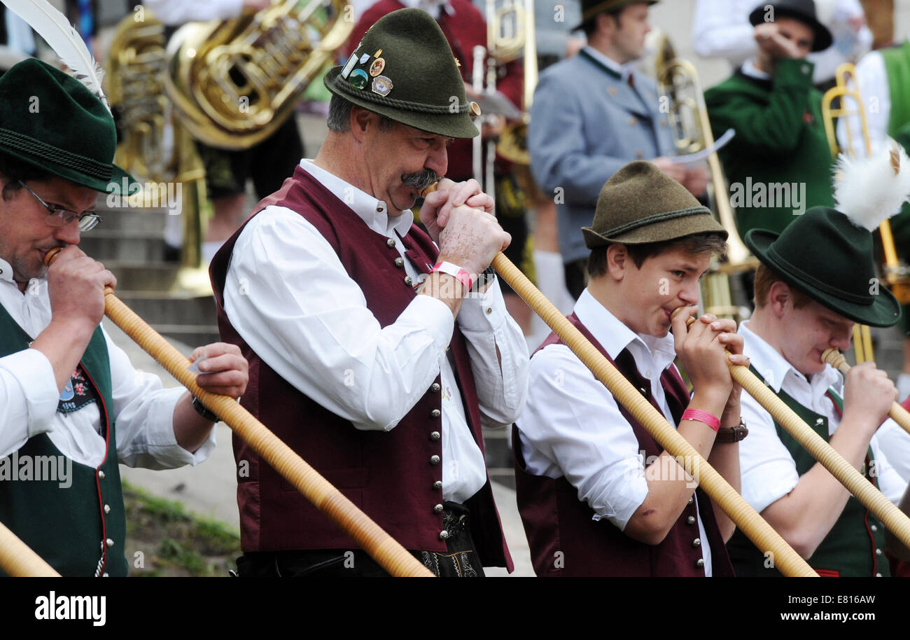 Alpenhorn players hi-res stock photography and images - Alamy