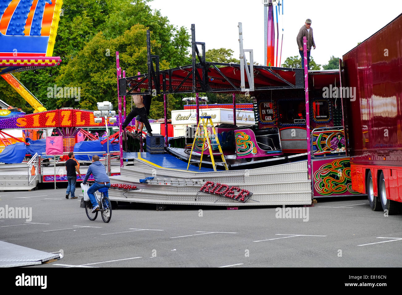 Nottingham,Hyson Green,UK.28th September 2014. The forest recreation ...