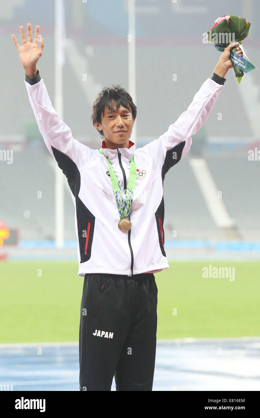Incheon, South Korea. 28th Sep, 2014. Kei Takase (JPN) Athletics : Men's 100m Victory ceremony ...