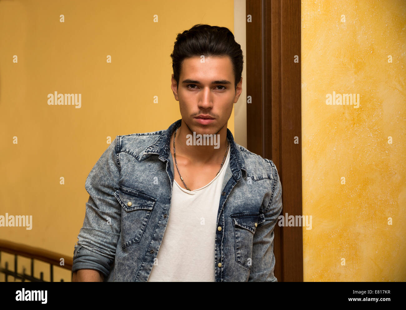 Man denim jacket hi-res stock photography and images - Alamy
