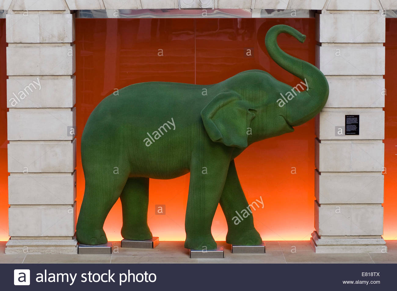 Baby Elephant Sculpture High Resolution Stock Photography and Images ...