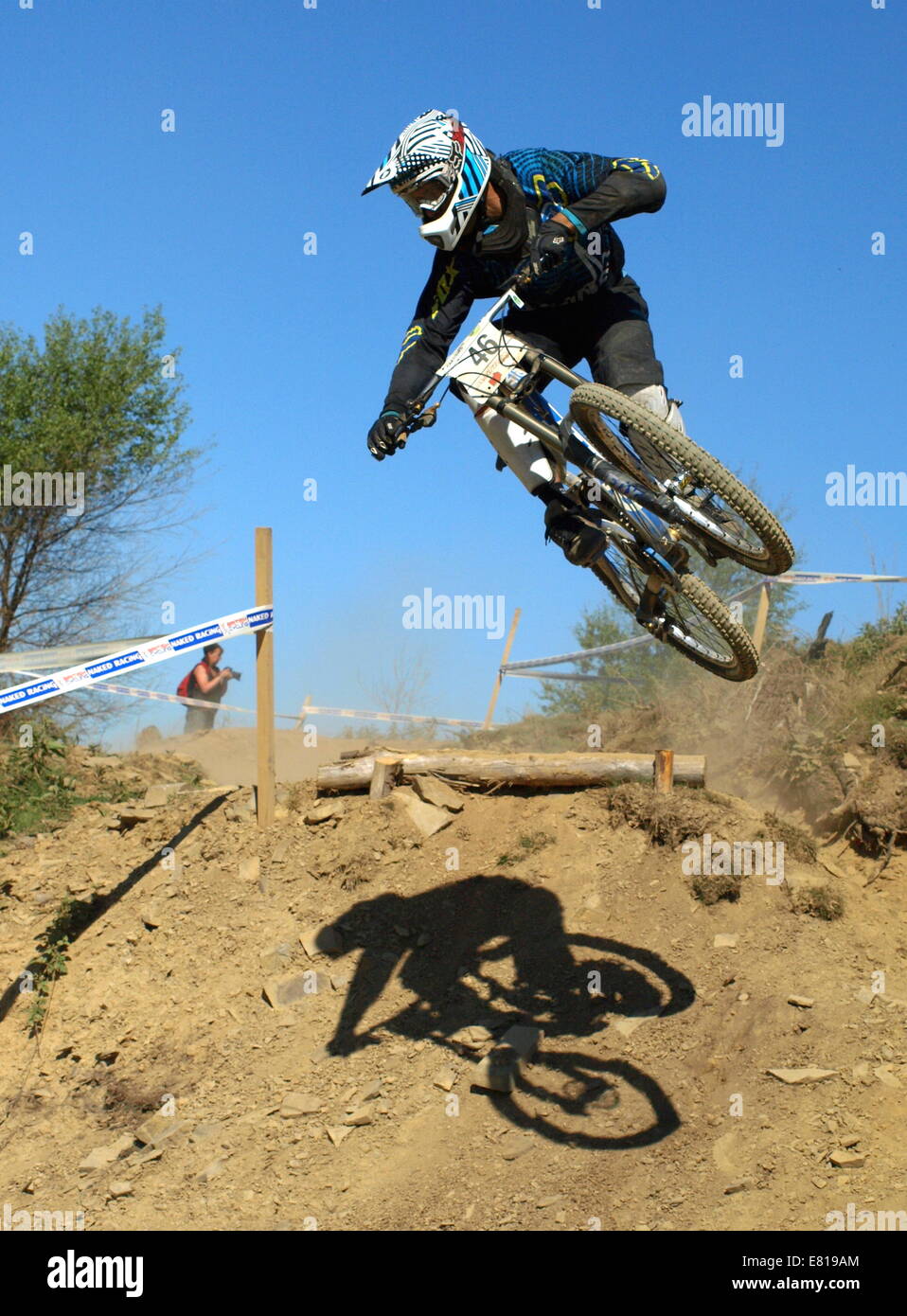 Downhill mountain bike shadow hi-res stock photography and images - Alamy