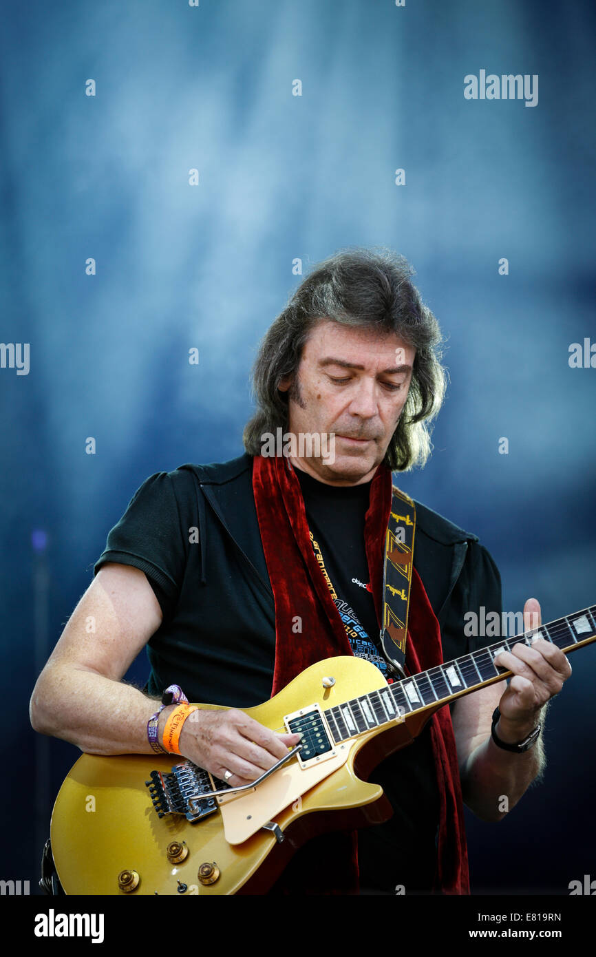 Steve Hackett, former lead guitarist with Genesis, playing guitar at ...