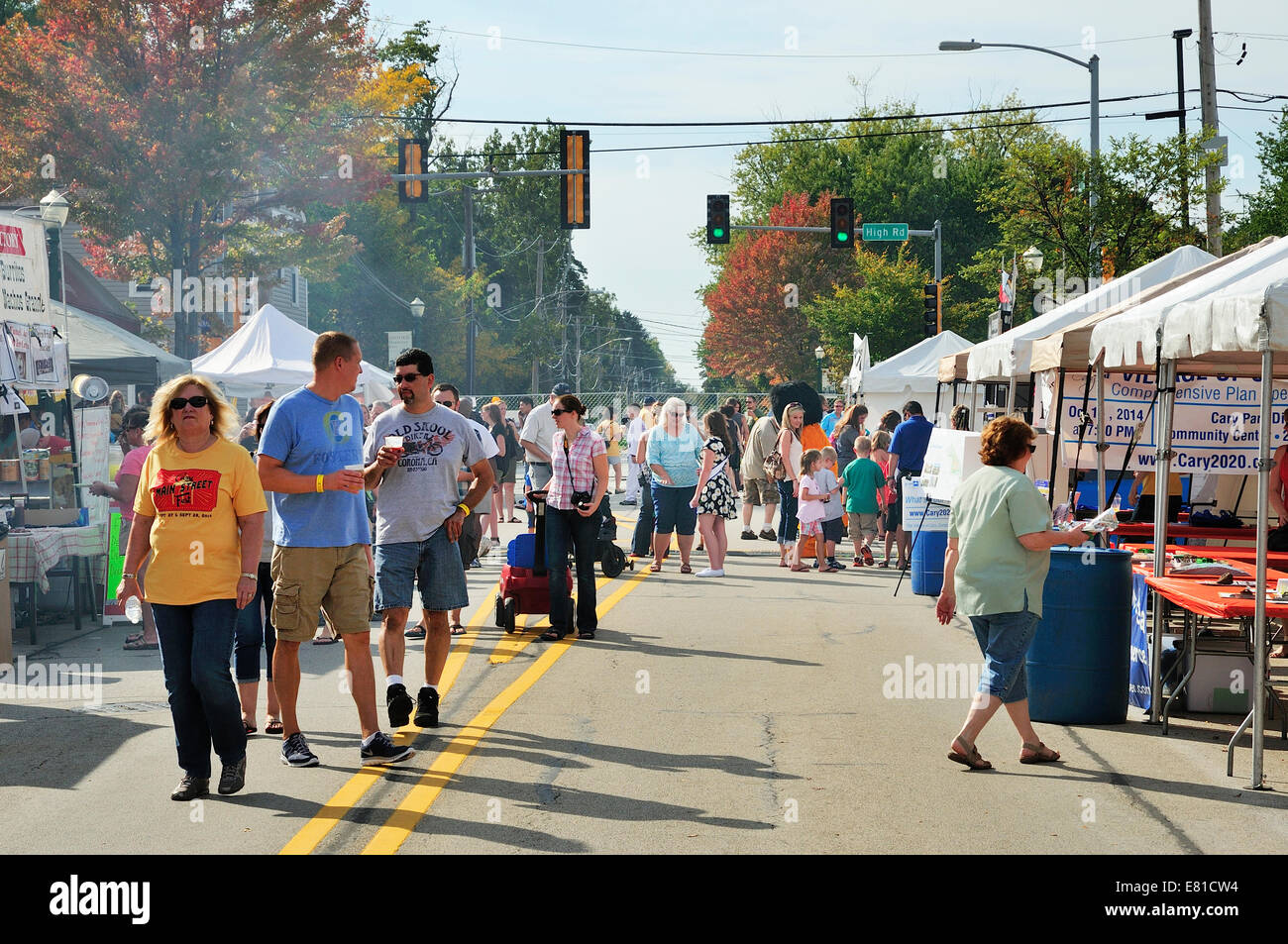 Small town festival hi-res stock photography and images - Alamy