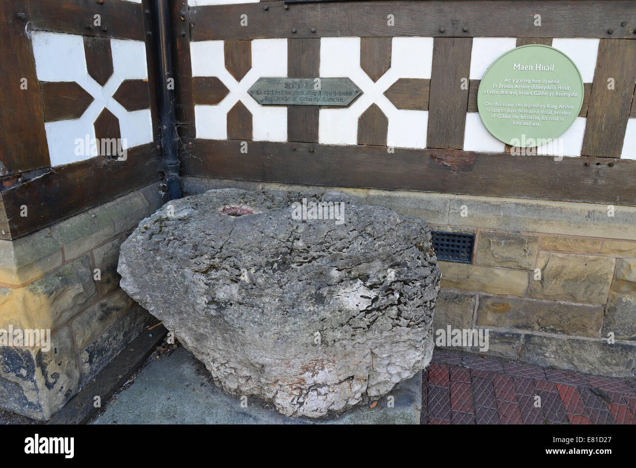 Legendary King Arthur stone, St Peter's Square, Ruthin (Rhuthun ...