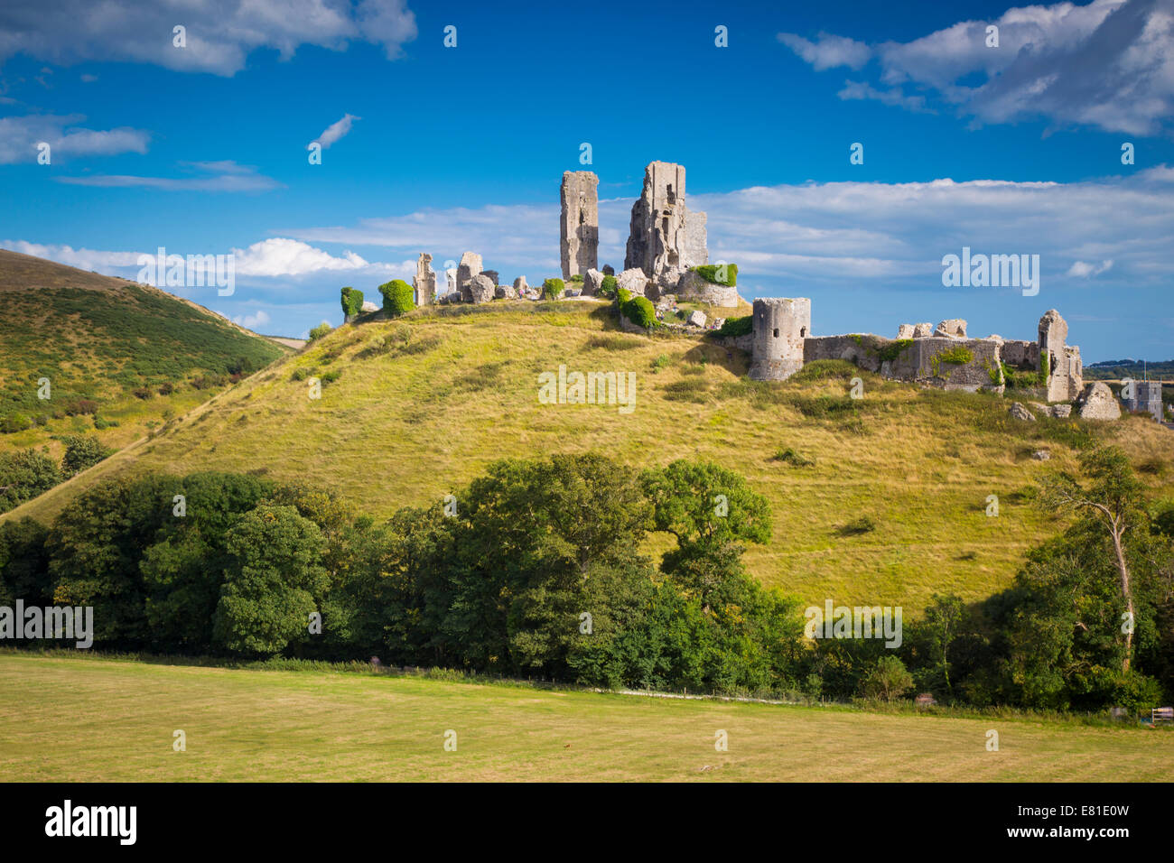 Ruins of Corfe Castle, built by William the Conqueror, near Wareham ...