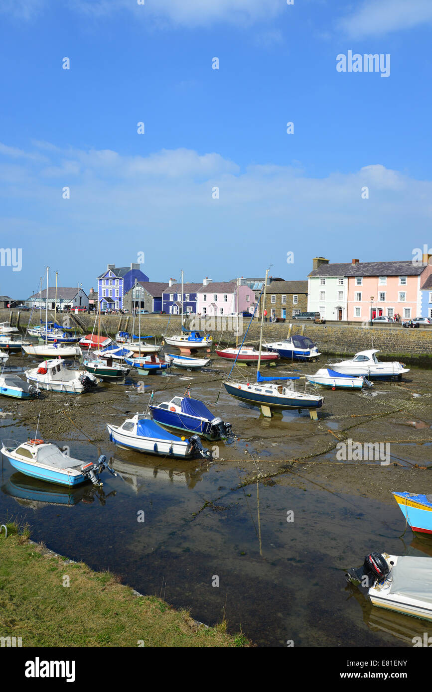 Harbor at aberaeron hi-res stock photography and images - Alamy