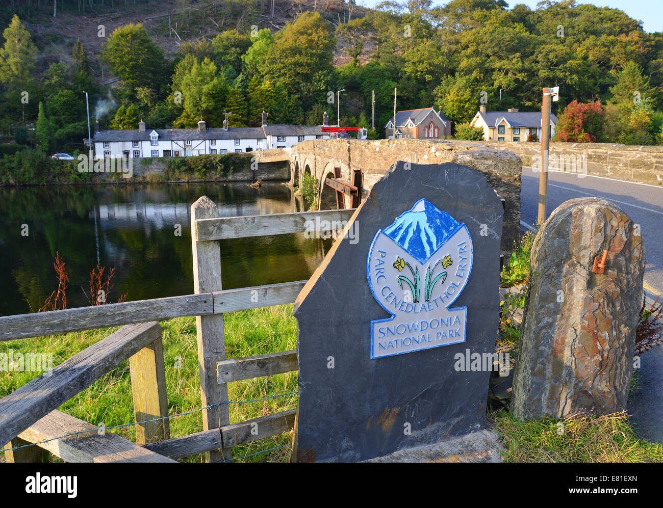 Sign entrance snowdonia national park hi-res stock photography and ...